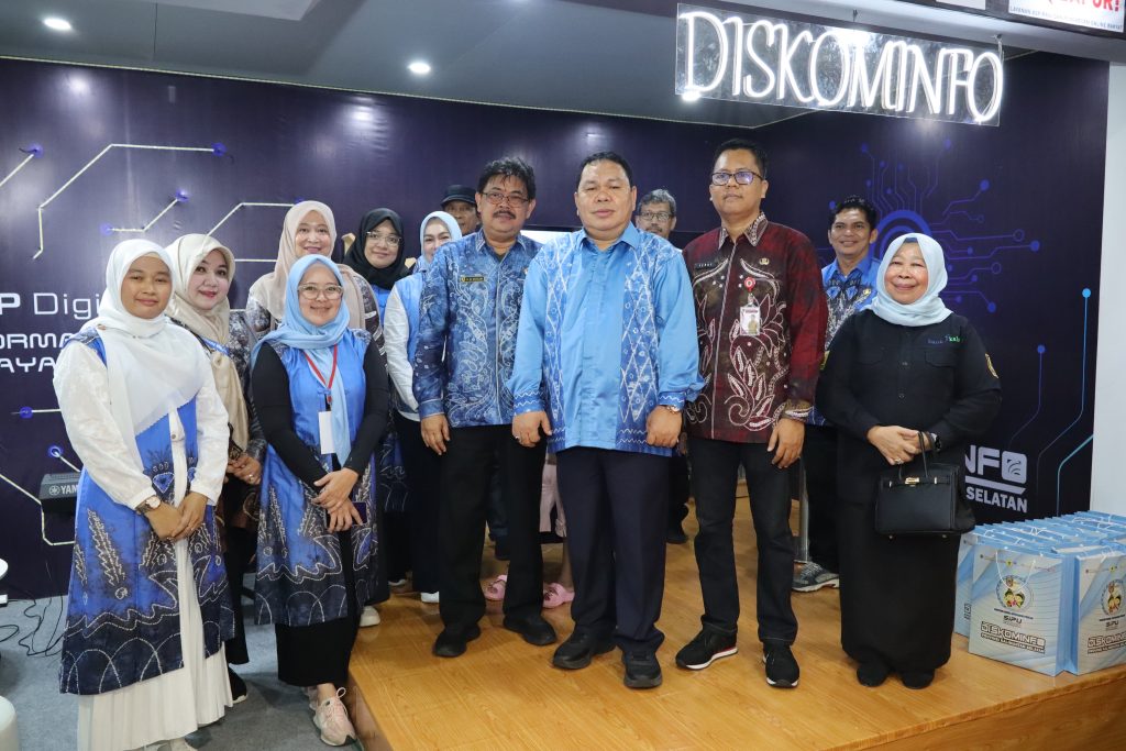 Diskominfo Kalsel Hadirkan Hiburan dan Edukasi Di Kalsel Expo 2025 ...